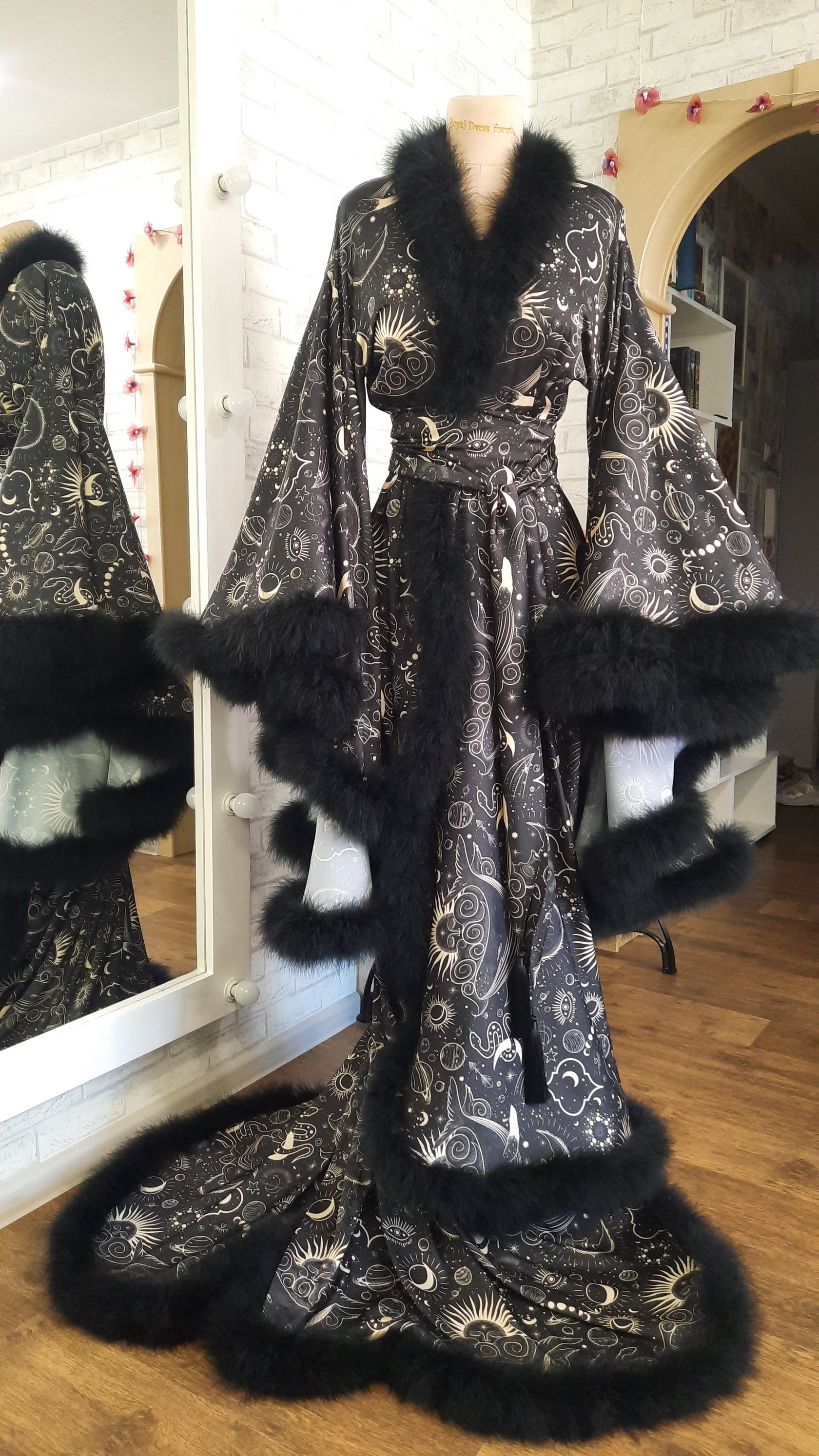 Rich widow robe in satin – Woman's Armor Workshop