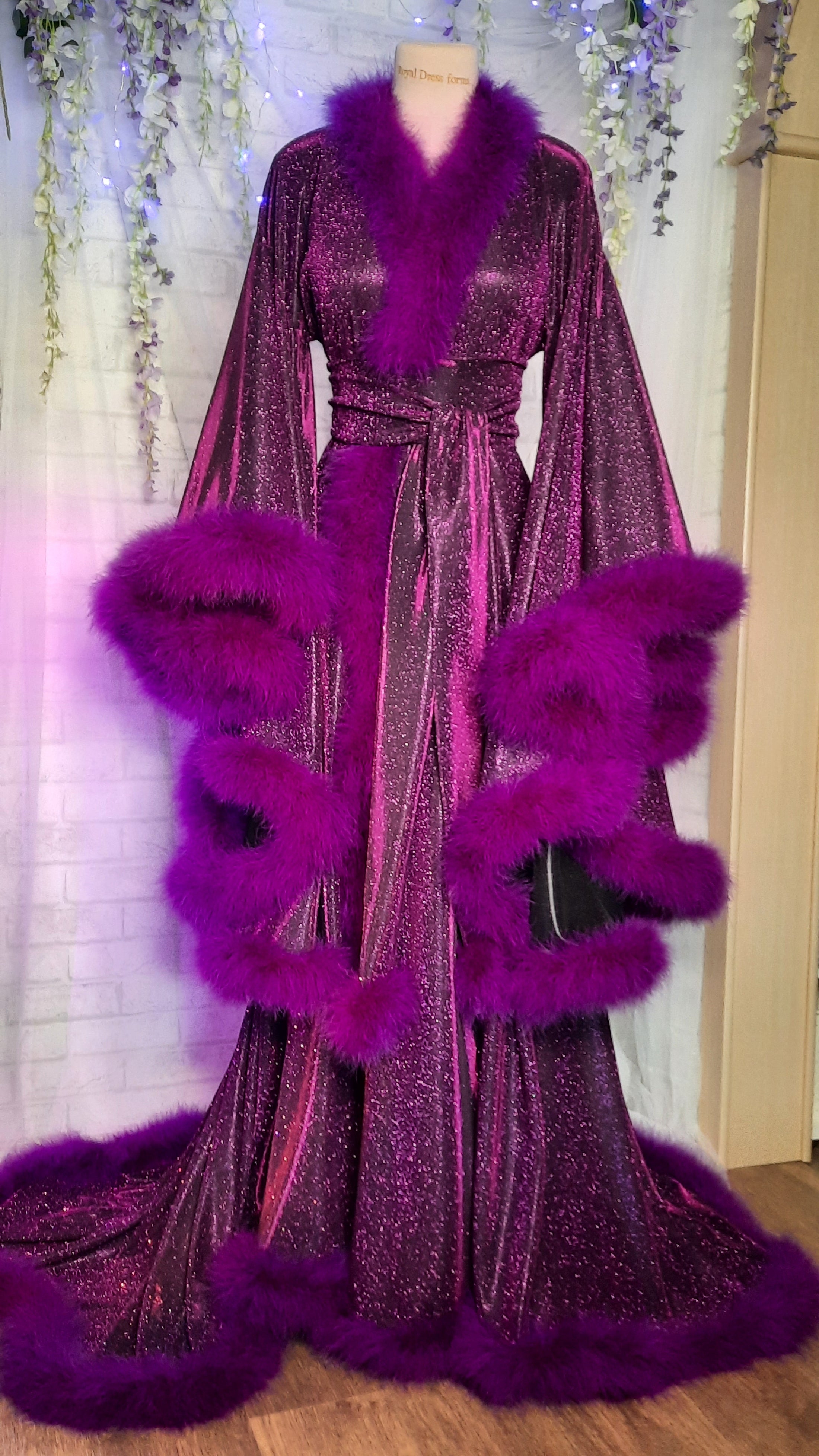 Rich widow robe in glitter – Woman's Armor Workshop