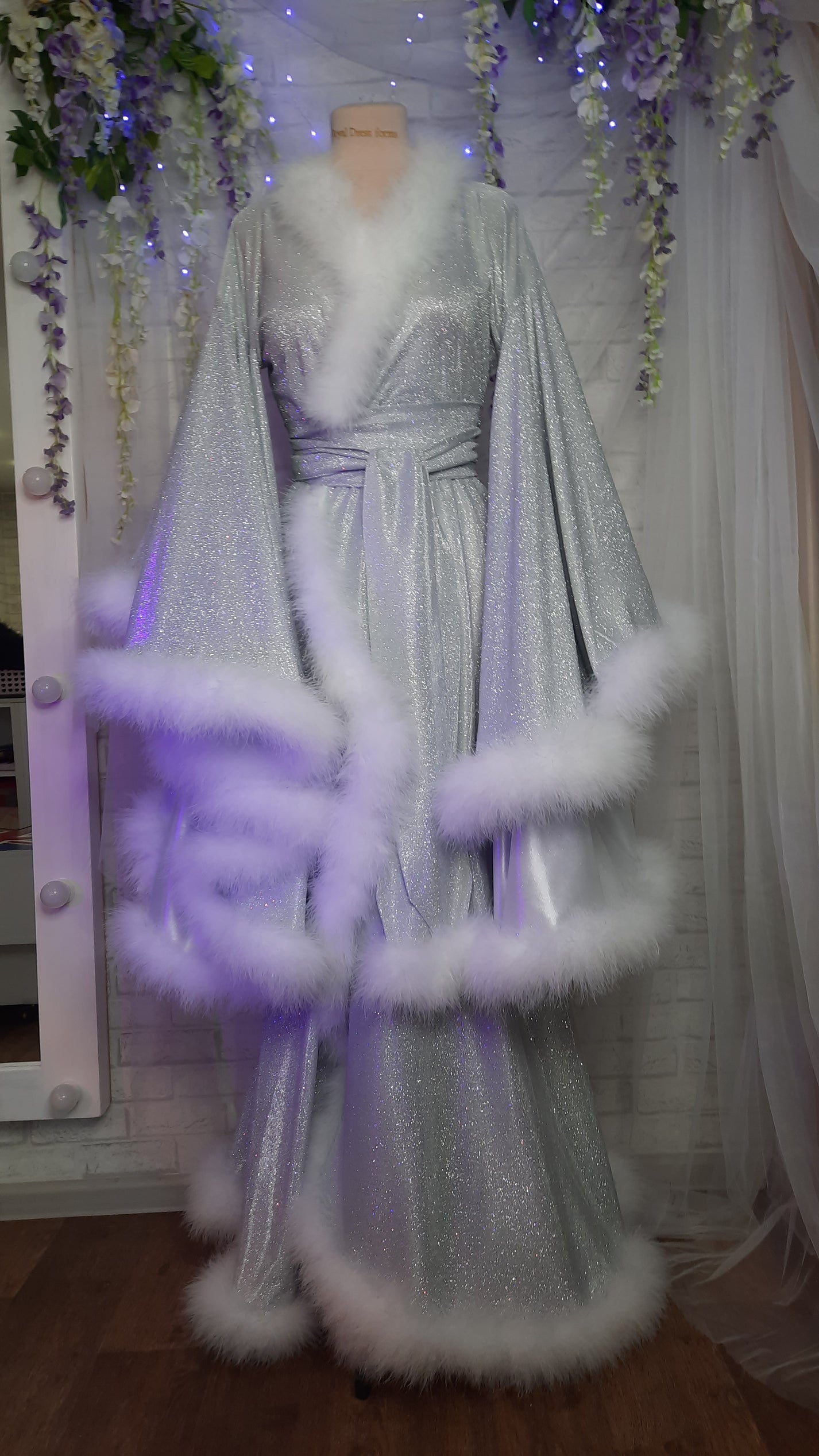 Rich widow robe in glitter – Woman's Armor Workshop