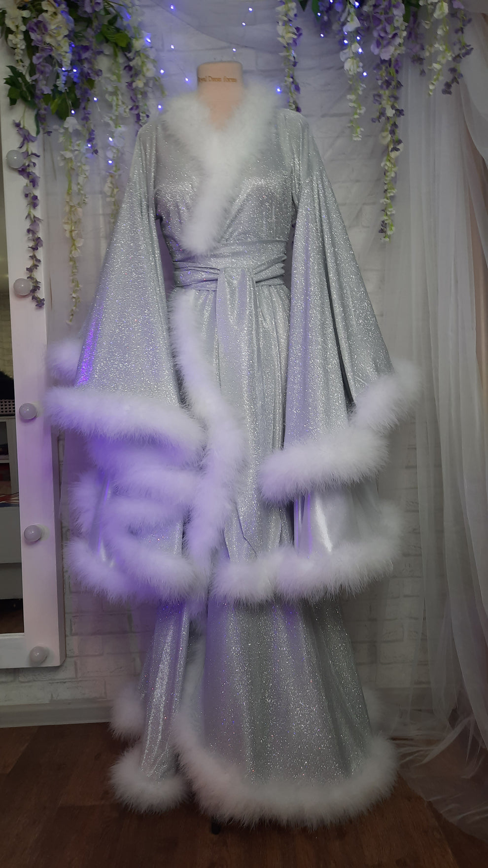 Rich widow robe in glitter – Woman's Armor Workshop